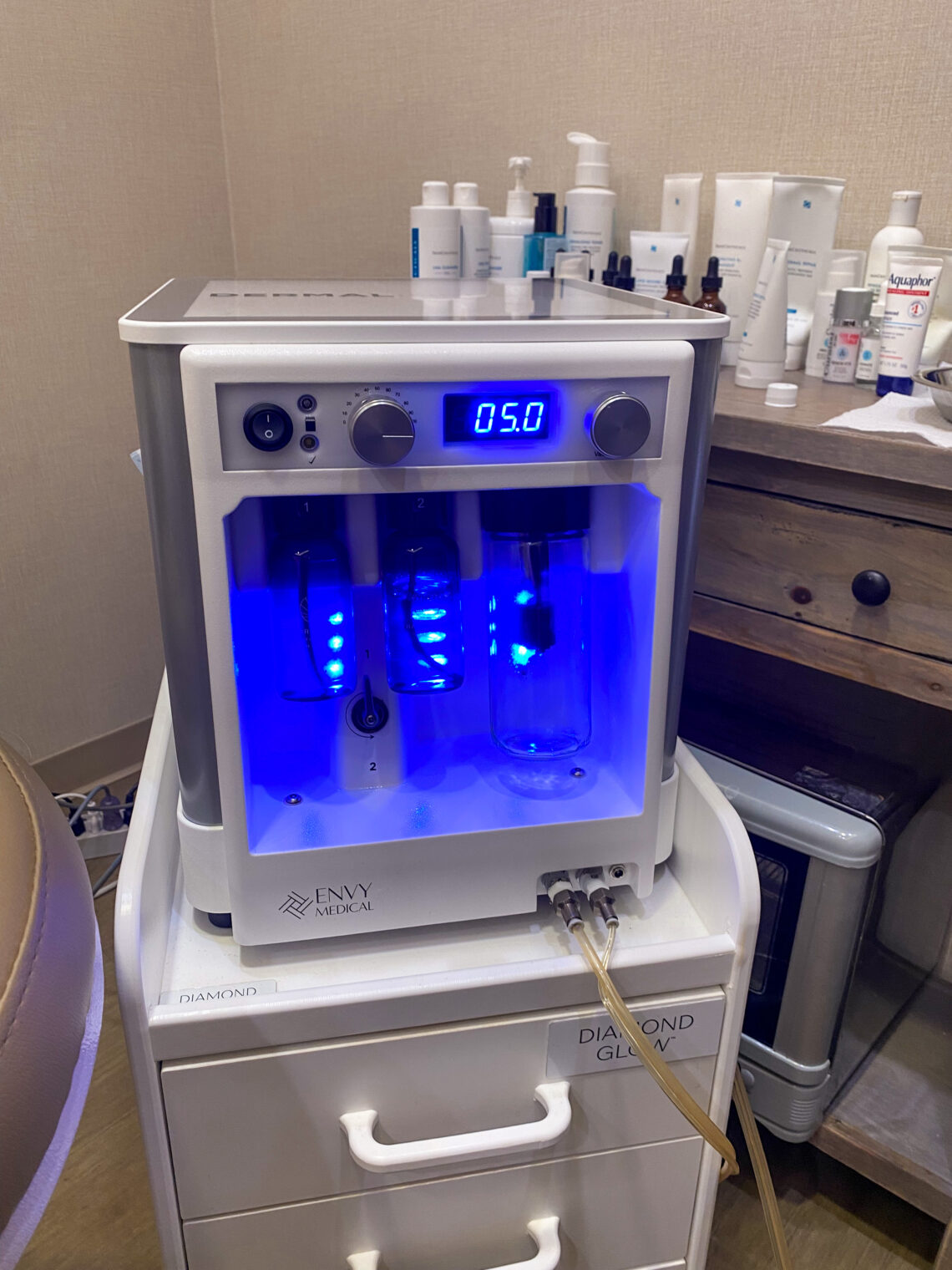 Everything You Need To Know About The Diamond Glow Facial - LoChandler.com